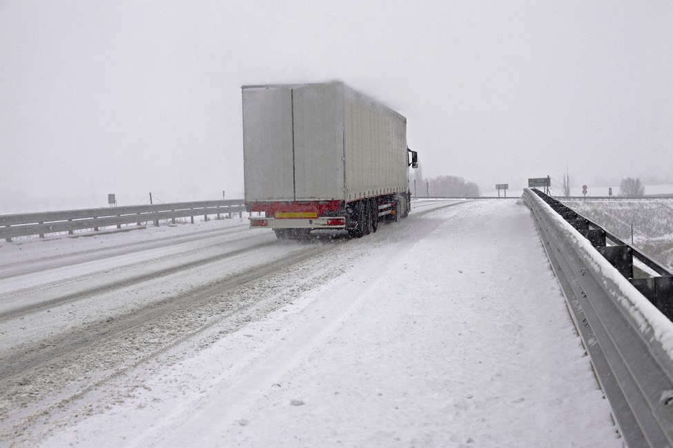 Do Snow Storms Affect Truck Shipping? - Evan Transportation